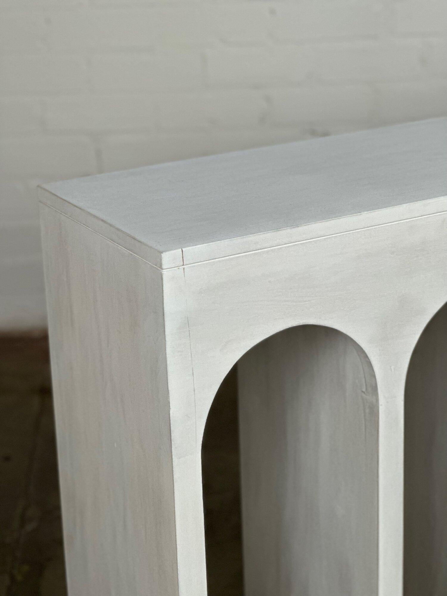 Bridge Console in White For Sale at 1stDibs