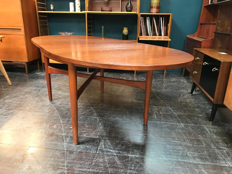 British Midcentury Oval Extending Teak Dining Table by Beithcraft ...