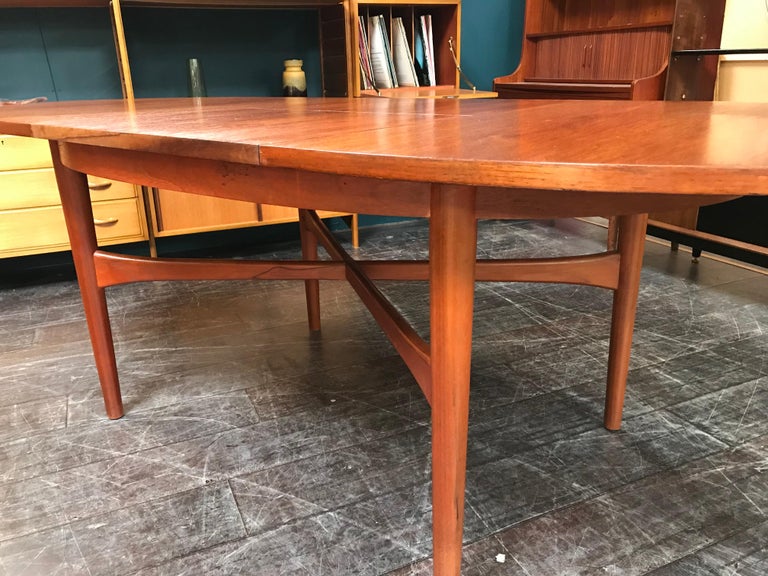 British Midcentury Oval Extending Teak Dining Table by Beithcraft ...