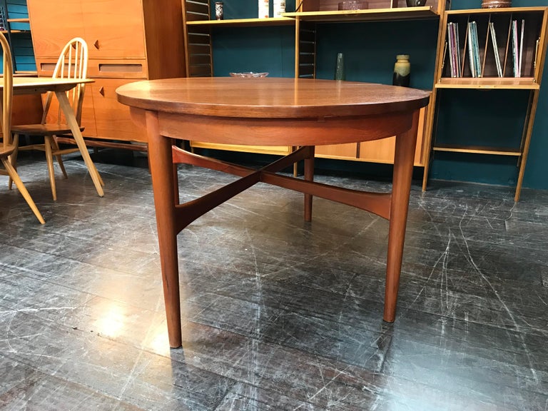 British Midcentury Oval Extending Teak Dining Table by Beithcraft ...