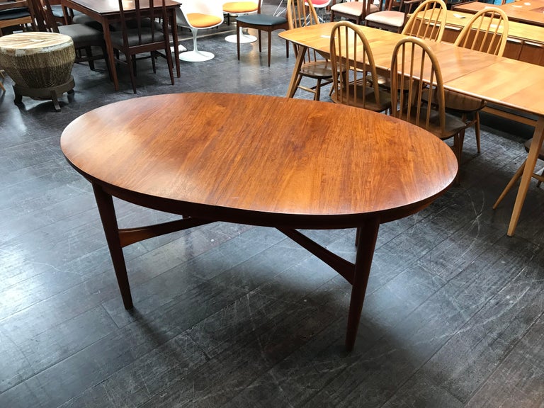 British Midcentury Oval Extending Teak Dining Table by Beithcraft ...
