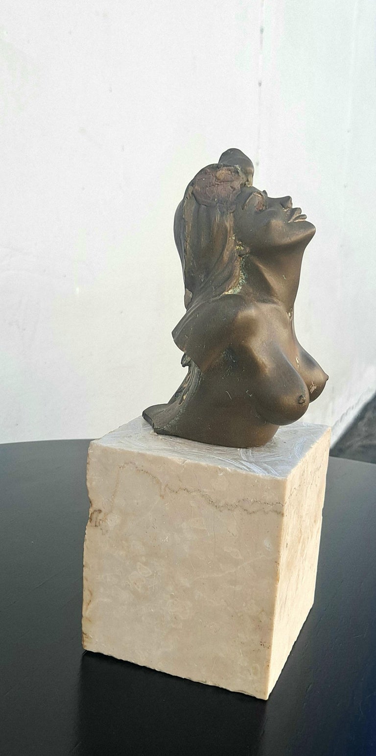 Bronze Bust of the Women For Sale at 1stDibs