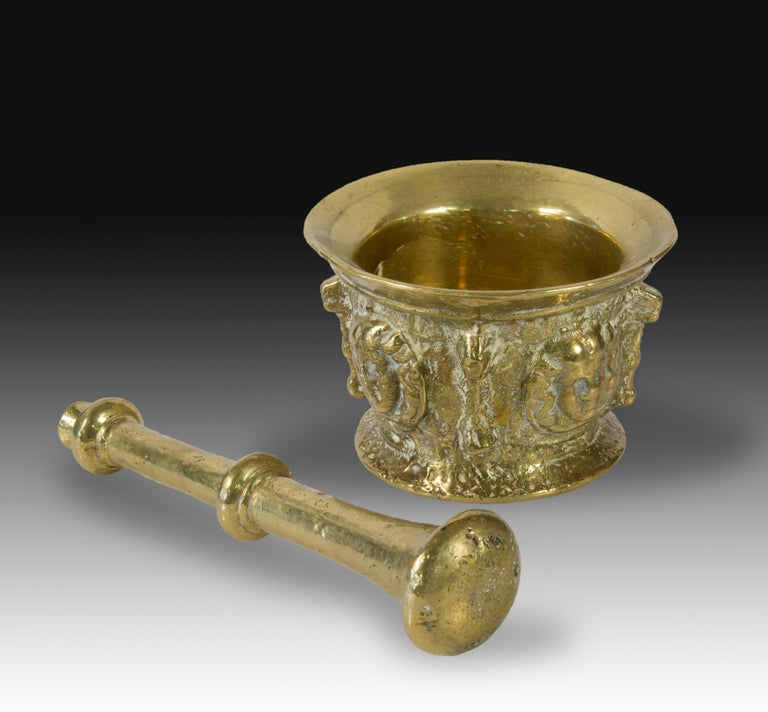 Bronze Mortar with Pestle, 17th Century For Sale at 1stDibs