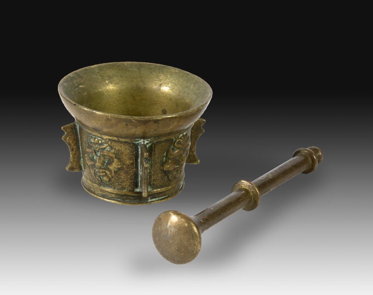 Bronze Mortar with Pestle, 17th Century For Sale at 1stDibs