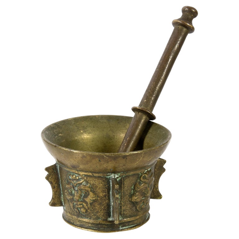 Bronze Mortar with Pestle, 17th Century For Sale at 1stDibs