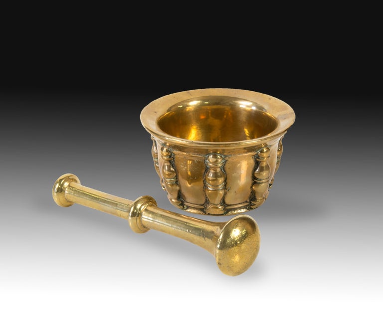 Bronze mortar with pestle. Spain, 17th century For Sale at 1stDibs