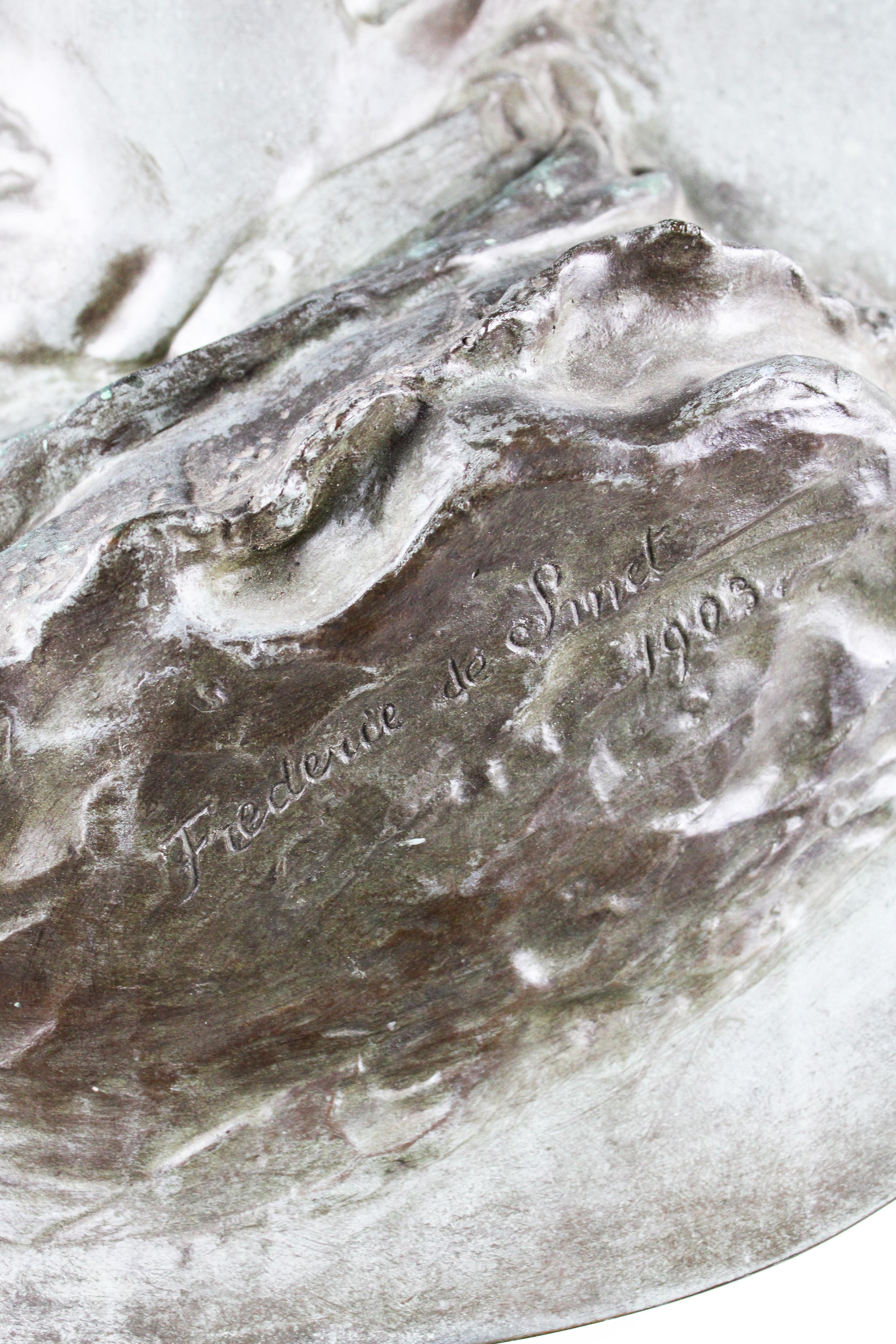 Bronze round Medaillon in profile Signed and Dated F de Smet 1909 ...