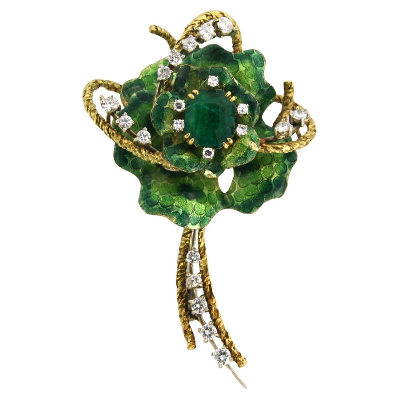 Van Cleef and Arpels Gold Diamond Emerald Lion Brooch with Original Box at 1stDibs | van cleef ...