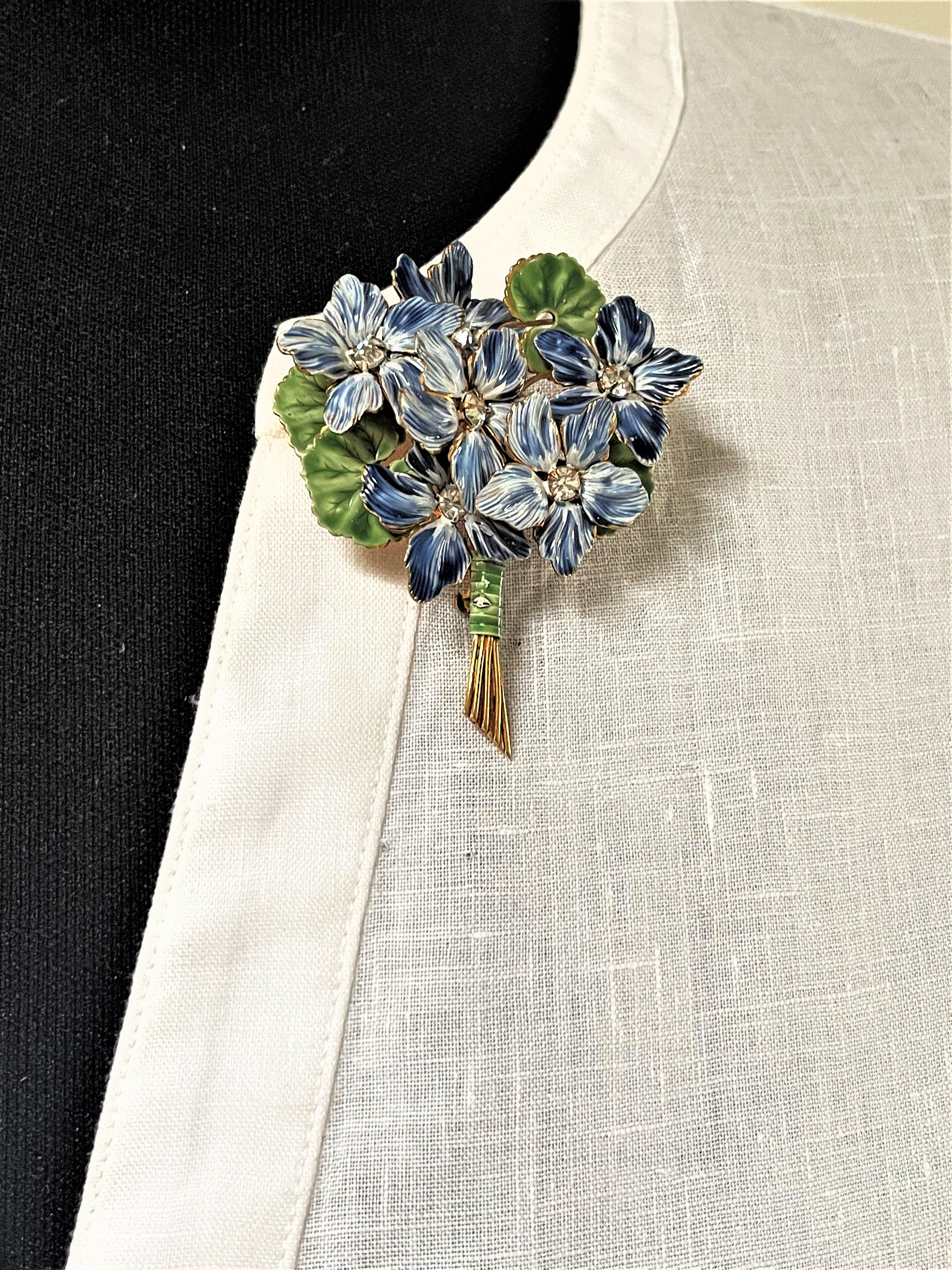 Brooch in the shape of a bouquet of violets, signed Sandor, gold pated ...