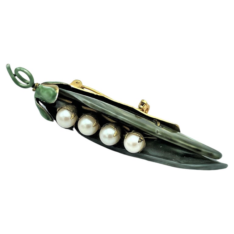 Brooch in the shape of a pea with kidney beans, signed Sandor 1940's ...