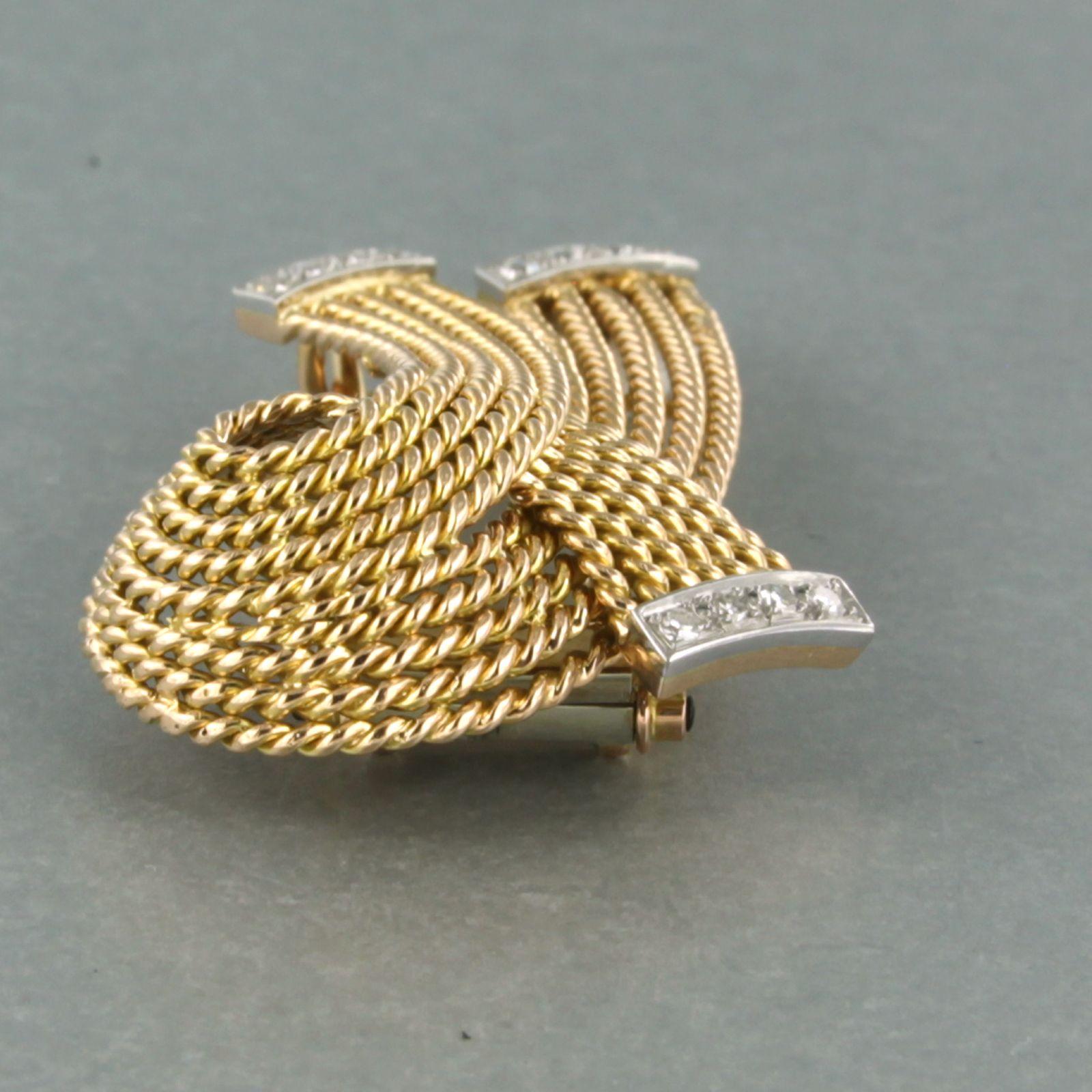 Brooch with diamonds 18k bicolour gold For Sale at 1stDibs