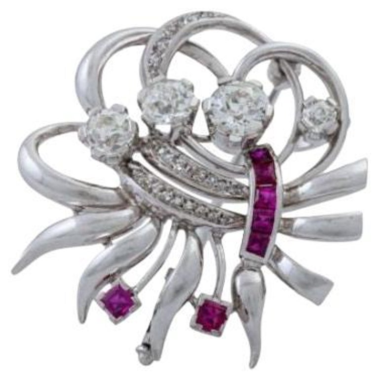 Brooch with Diamonds and Rubies For Sale at 1stDibs