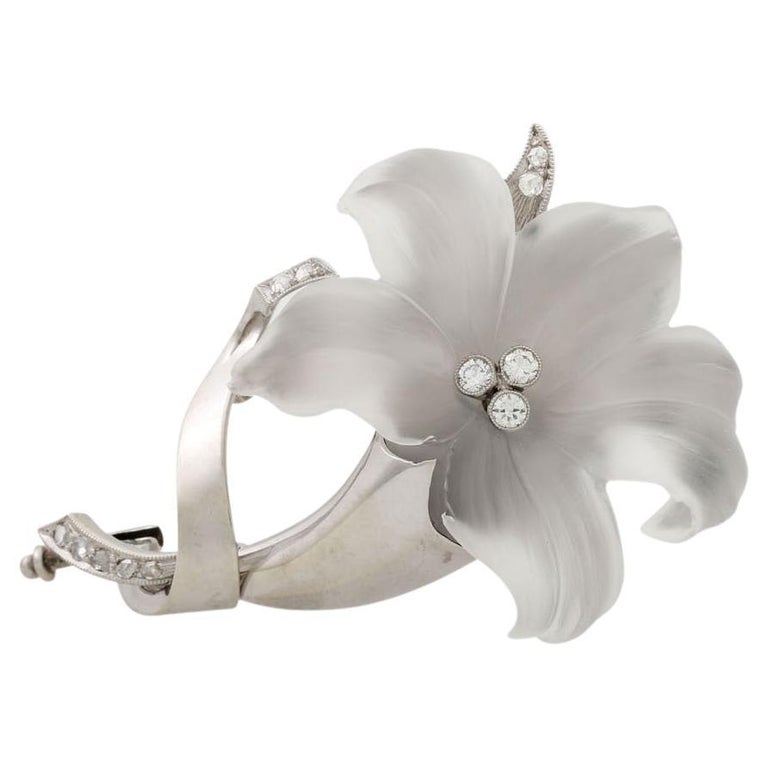 Brooch with Rock Crystal Cut in the Shape of a Flower For Sale at 1stDibs