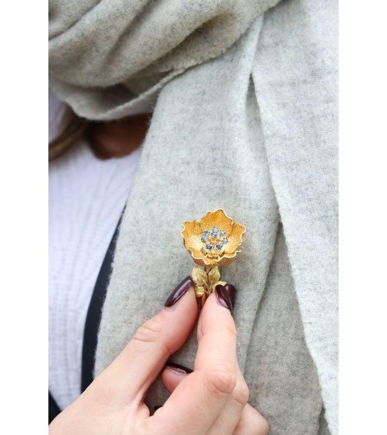 Brooch Yellow Gold For Sale at 1stDibs