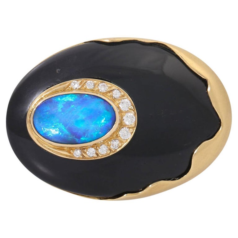 Brosche with onyx and opal For Sale at 1stDibs