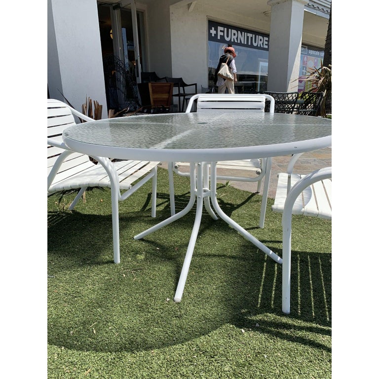 Brown Jordan Table and Chairs For Sale at 1stDibs