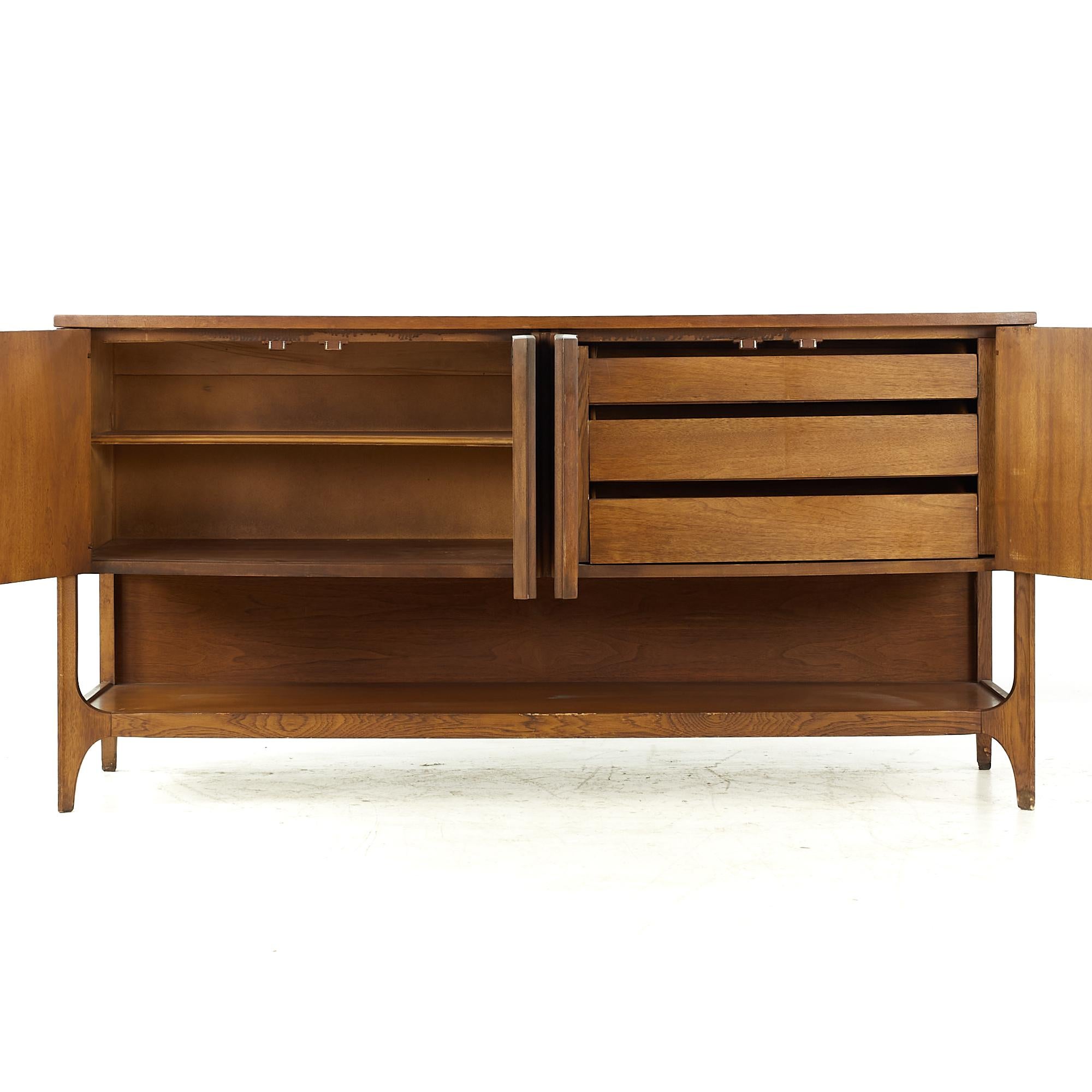 Broyhill Brasilia Midcentury Walnut Fluted Buffet For Sale at 1stDibs