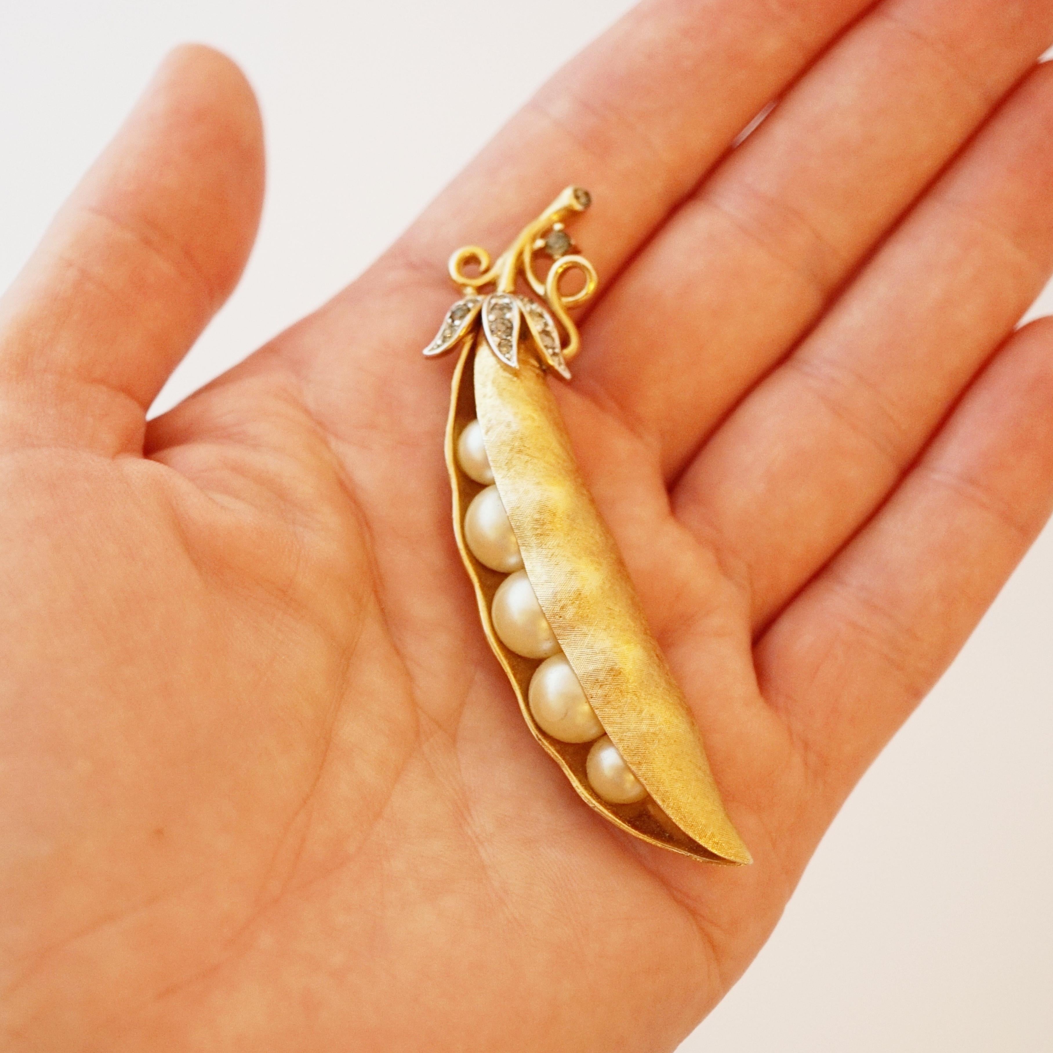 Brushed Gold "Peas in a Pod" Pearl Brooch By Crown Trifari, 1960s For ...