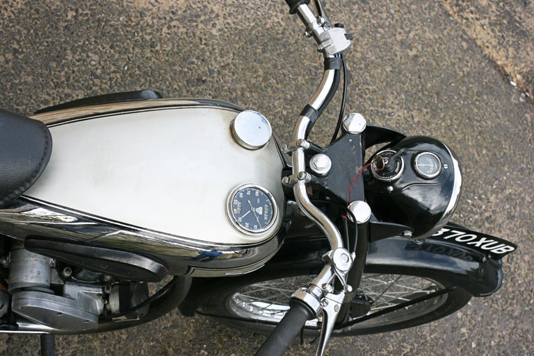 BSA C11 Motorcycle, Classic 250 Cc. Single Cylinder Overhead Valve ...