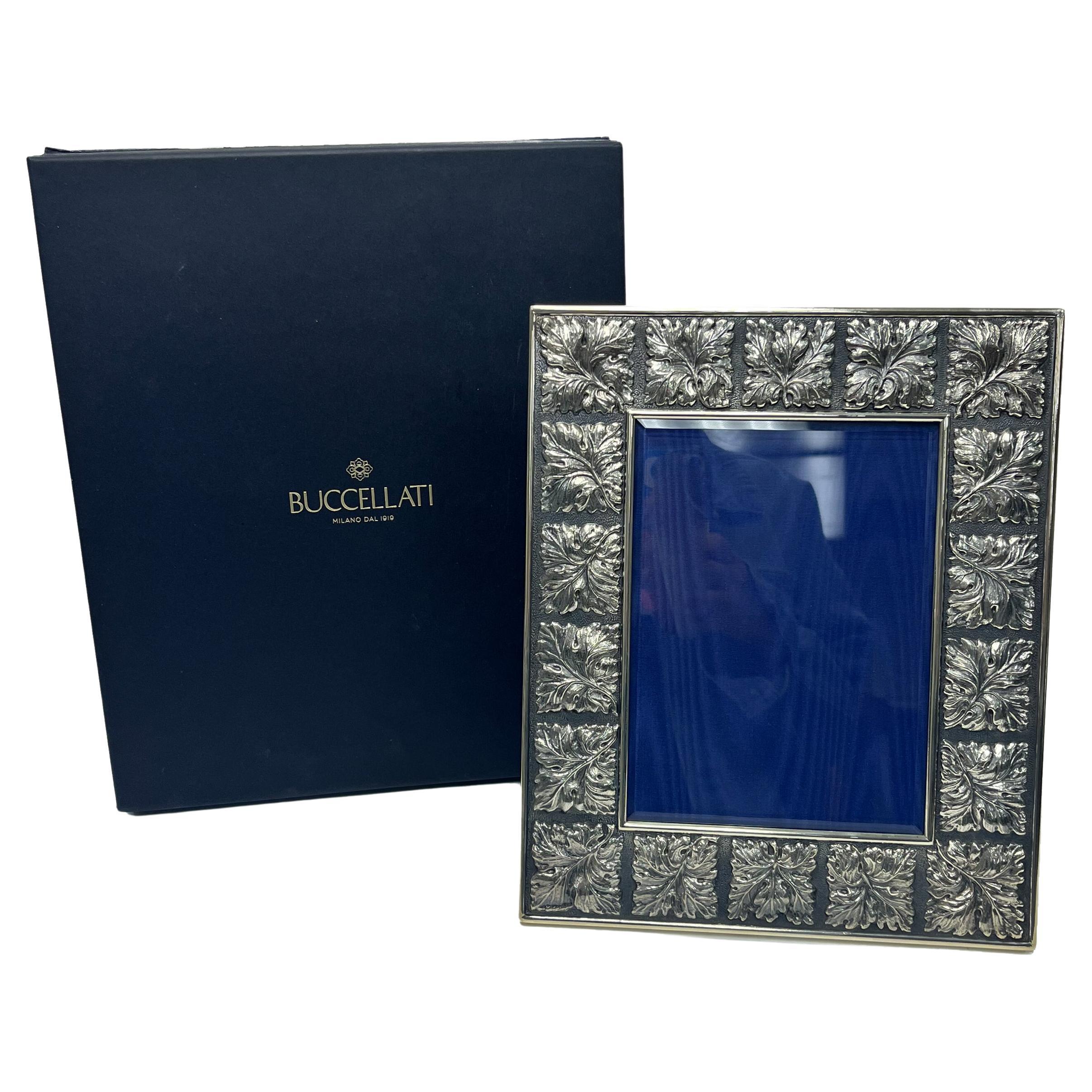 Buccellati Italian Sterling Silver Leaf Photo Frame For Sale at 1stDibs