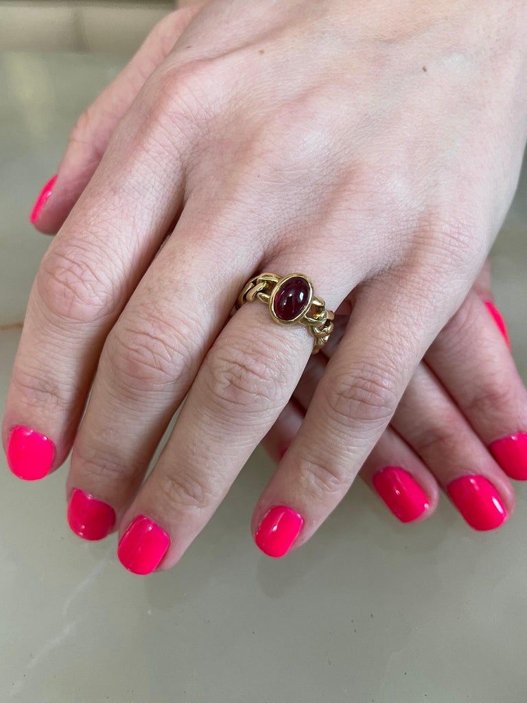 Bulgari 1980s Ruby Cabochon Gold Chain Ring For Sale at 1stDibs