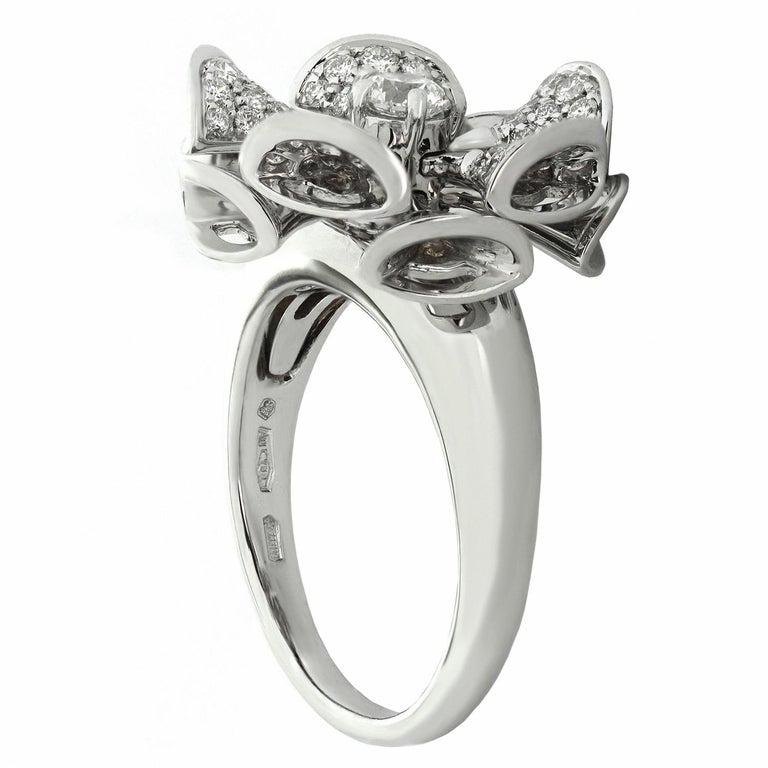 Bulgari Divas' Dream Diamond White Gold Flower Ring For Sale at 1stdibs