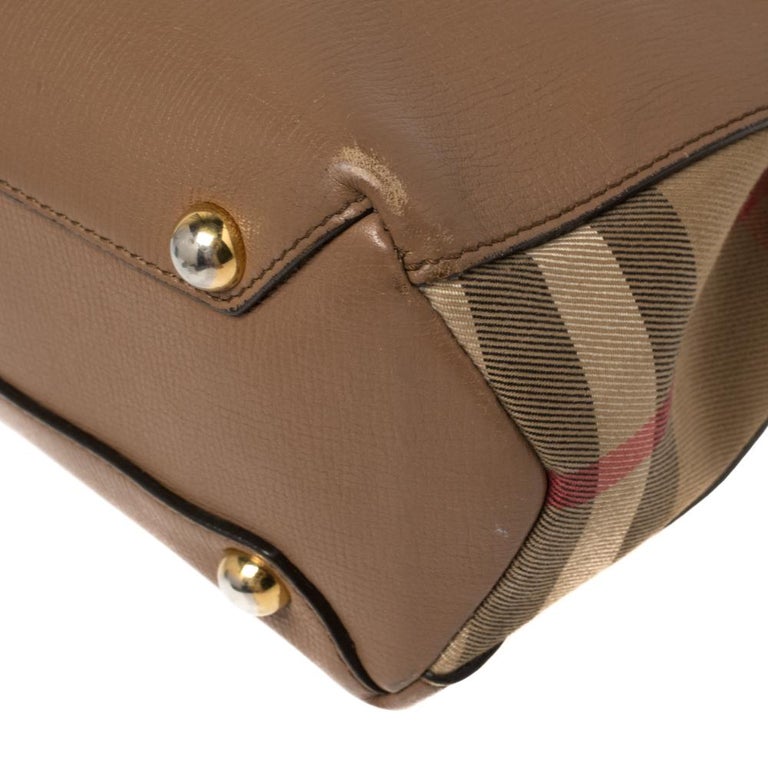 Kleine Banner-Tasche aus Leder und House Check-Stoff, Burberry Beige ...