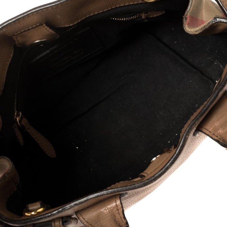 Kleine Banner-Tasche aus Leder und House Check-Stoff, Burberry Beige ...