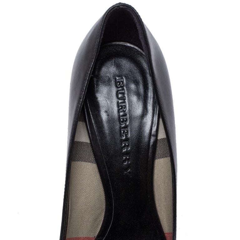 Burberry Black Leather Pointed Toe Pumps Size 37 at 1stDibs | burberry ...