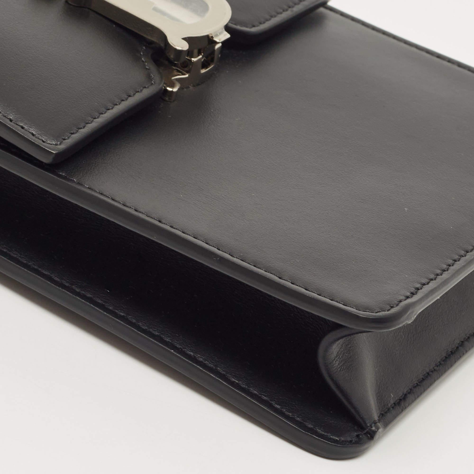 Burberry Black Leather Robin Crossbody Bag For Sale at 1stDibs