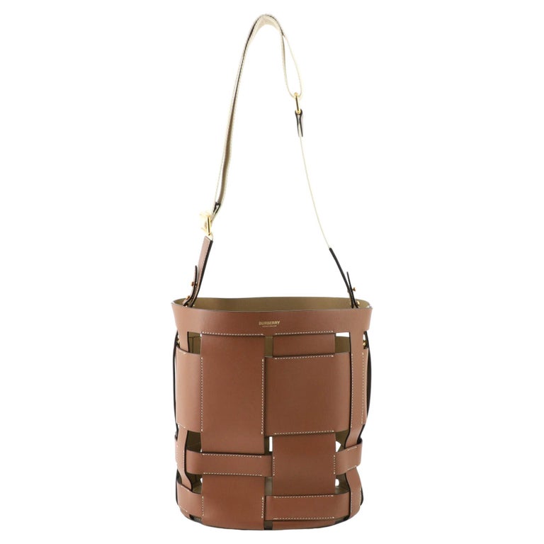 Burberry Foster Bucket Bag Leather For Sale at 1stDibs