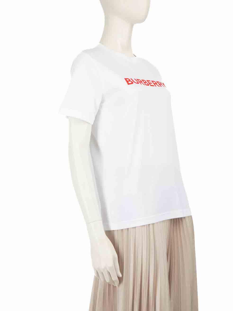 Burberry FW23 White Logo Print T-Shirt Size XS For Sale at 1stDibs