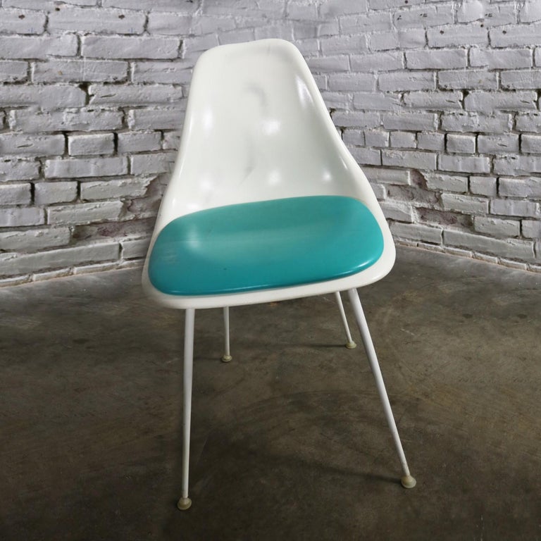 Burke Fiberglass #103 Shell Chairs with Padded Seats Set of 5 Mid ...