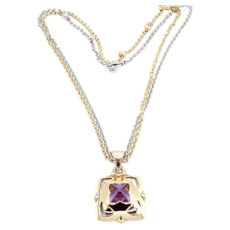 Bvlgari Collier à pendentif pyramide en or jaune et blanc avec chaînes ...
