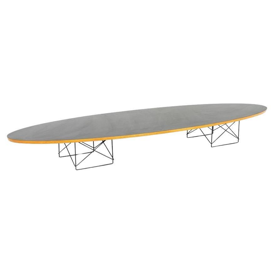 C. 1950s Herman Miller Eames ETR Surfboard Coffee Table in Black Laminate For Sale at 1stDibs
