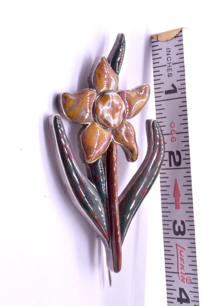 C1870 Scottish Agate Daffodil Brooch For Sale at 1stDibs