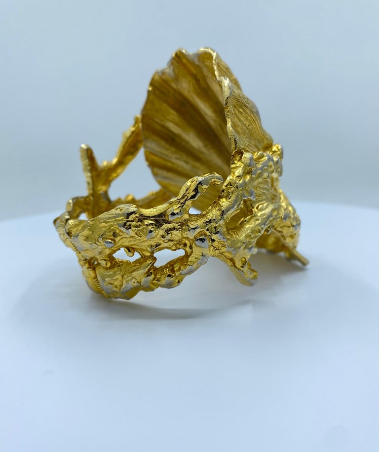 Very Showy Large Designer Cadoro Clam Shell With Coral Clamper Cuff ...