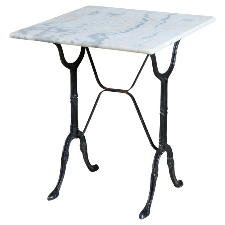 Cafe Tisch im Angebot bei 1stDibs