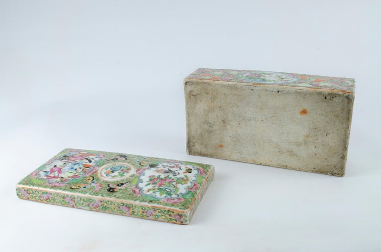 Canton Chinese Porcelain Box For Sale at 1stDibs