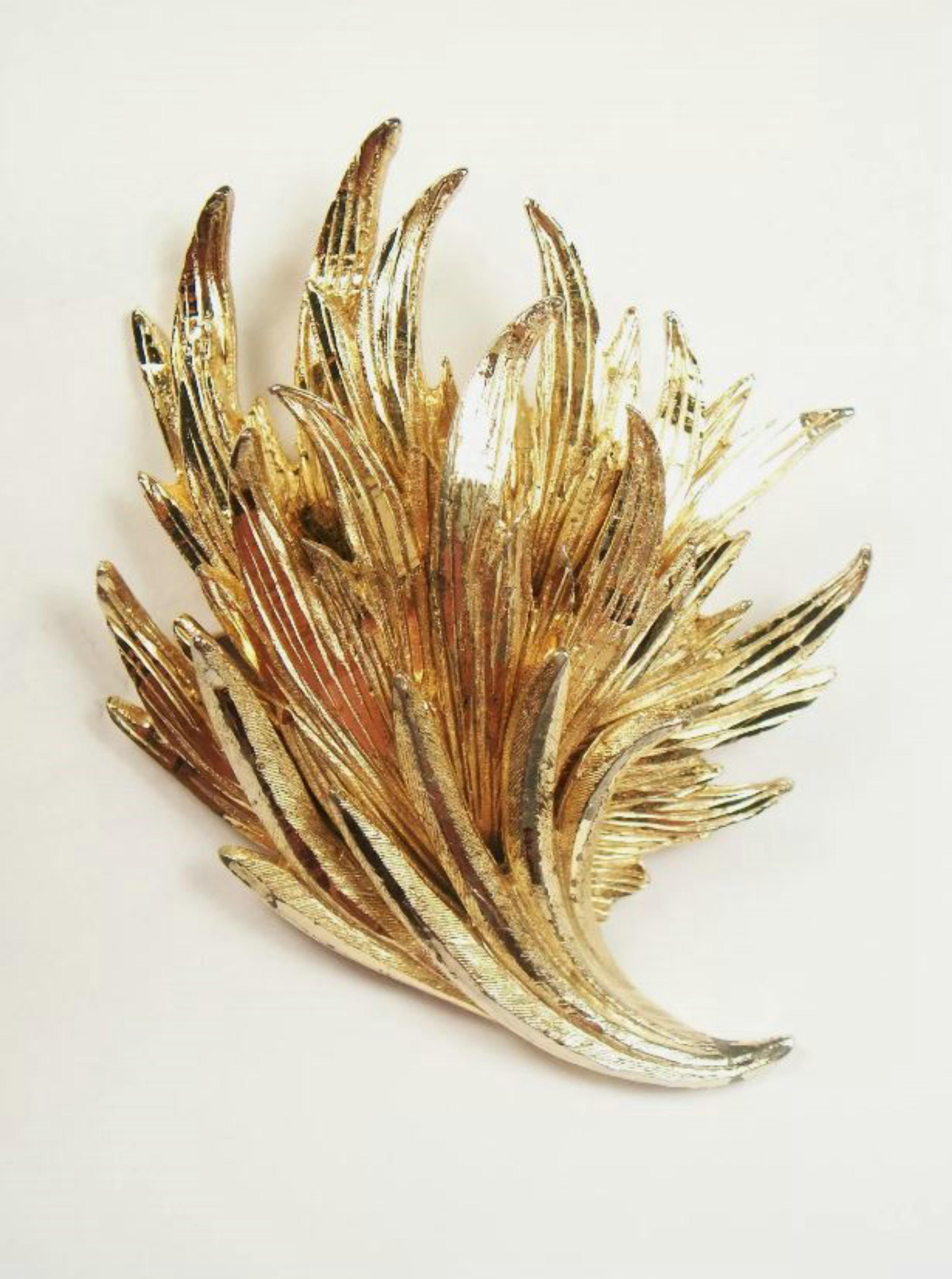 CAPRI - Vintage Gold Tone Feather Brooch - Tooled Finish - Signed ...