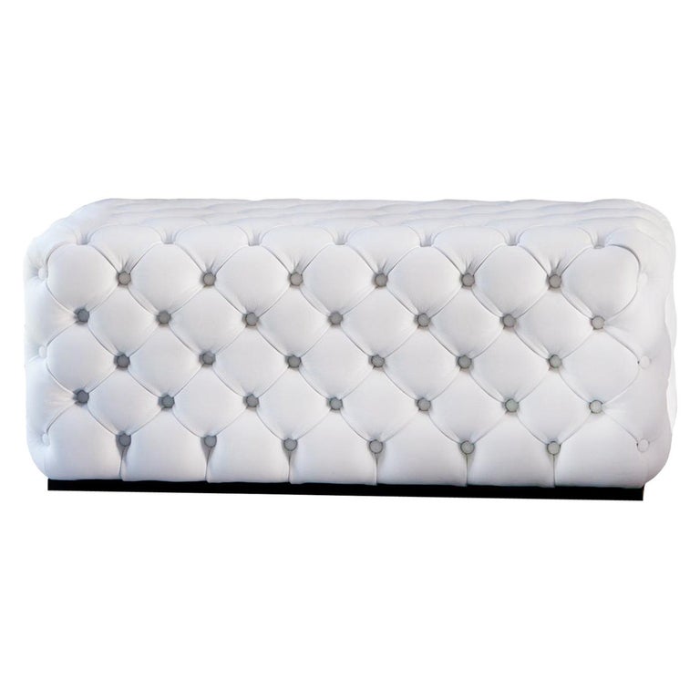 Banc du capitaine avec cuir Capitone véritable En vente sur 1stDibs