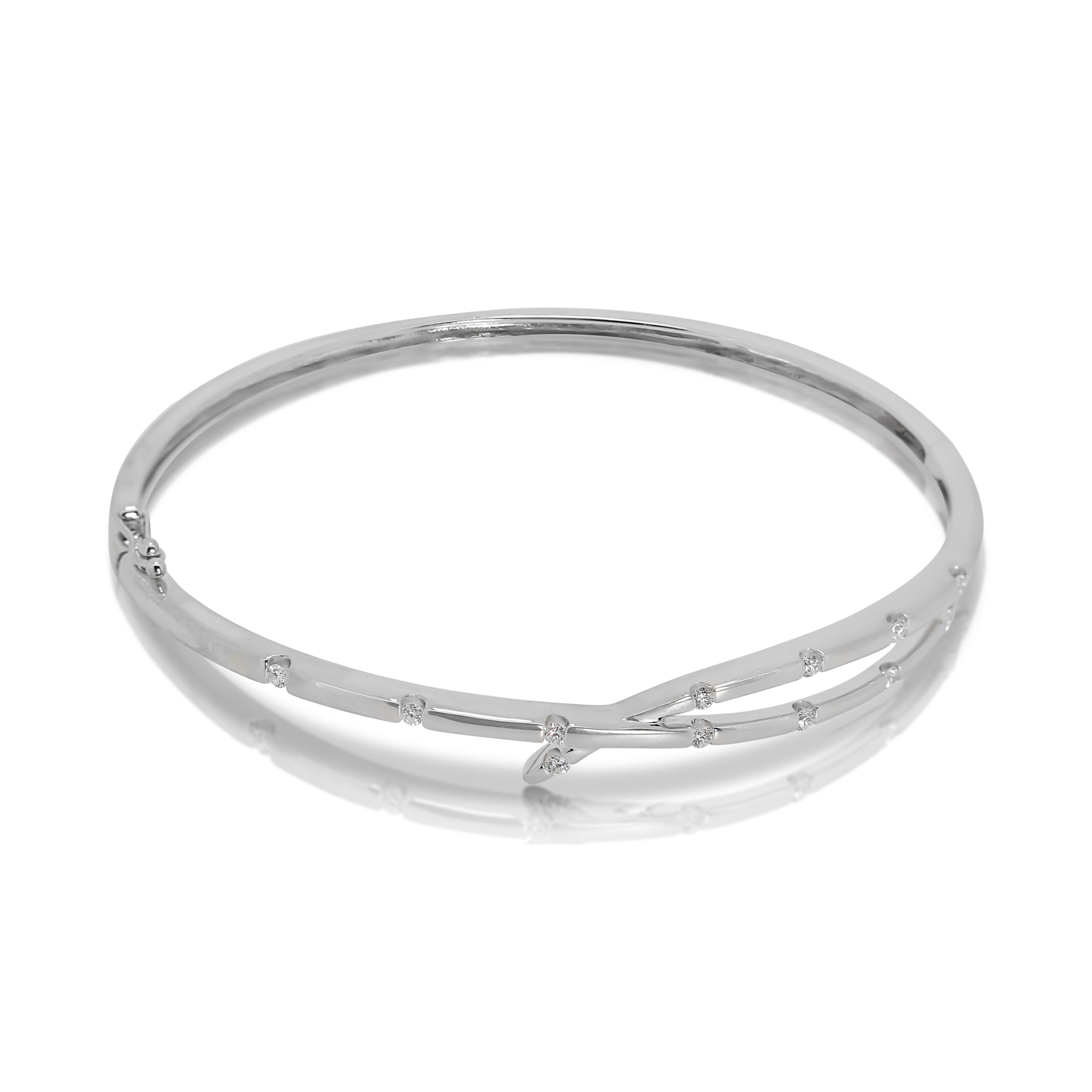 Captivating 0.24ct Natural Diamond Bangle in 18K White Gold For Sale at 1stDibs
