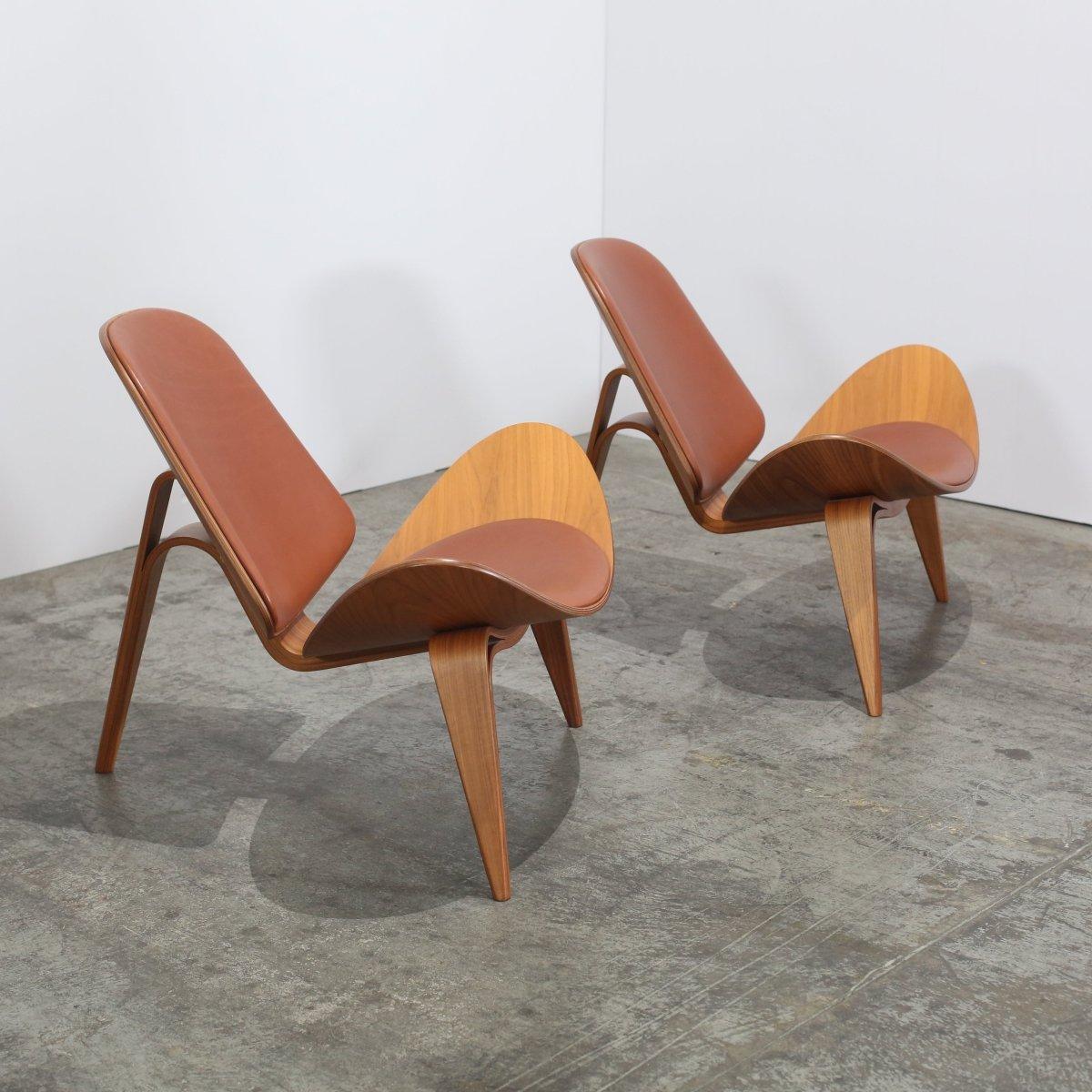 Carl Hansen CH07 Shell Chairs, Set of Two For Sale at 1stDibs