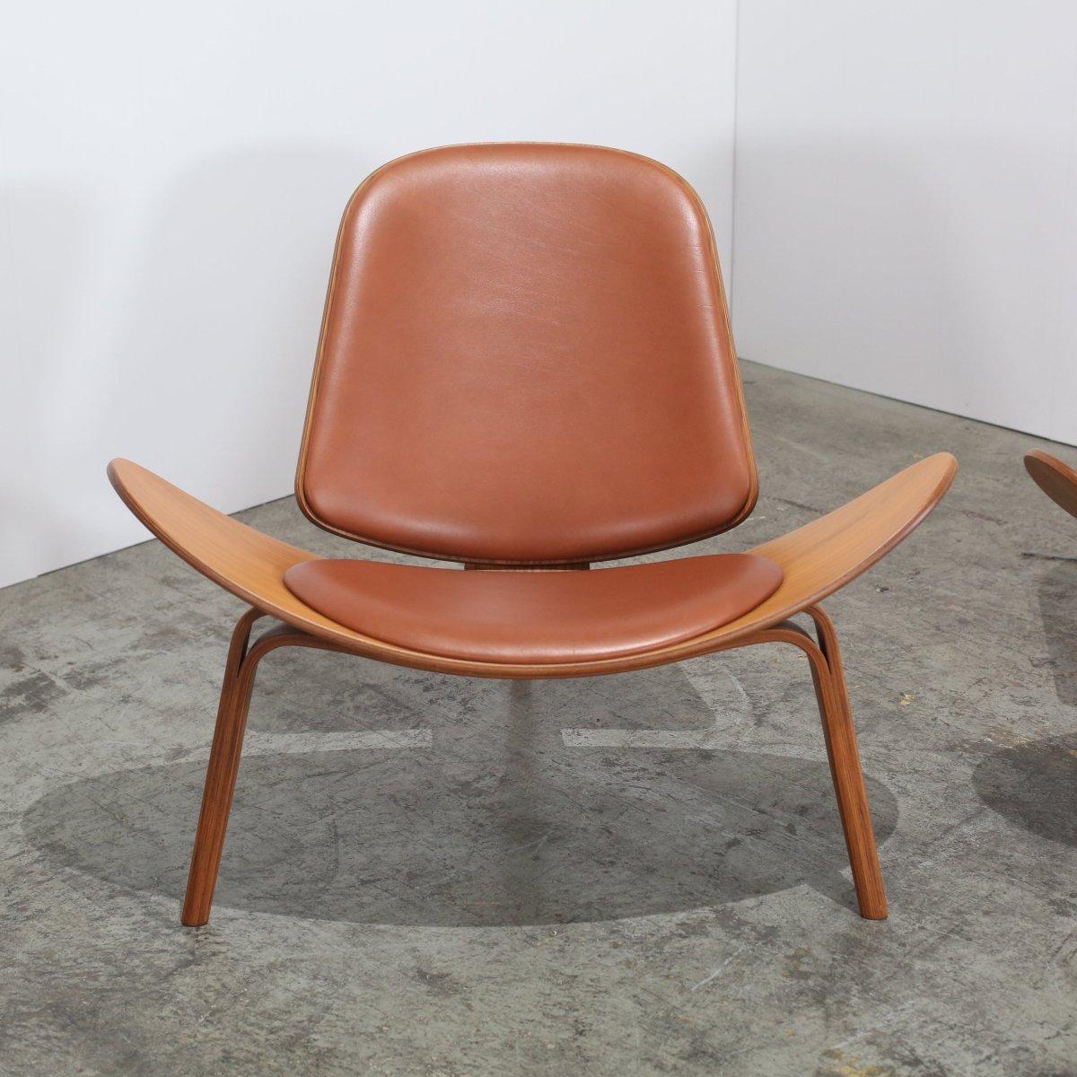 Carl Hansen CH07 Shell Chairs, Set of Two For Sale at 1stDibs