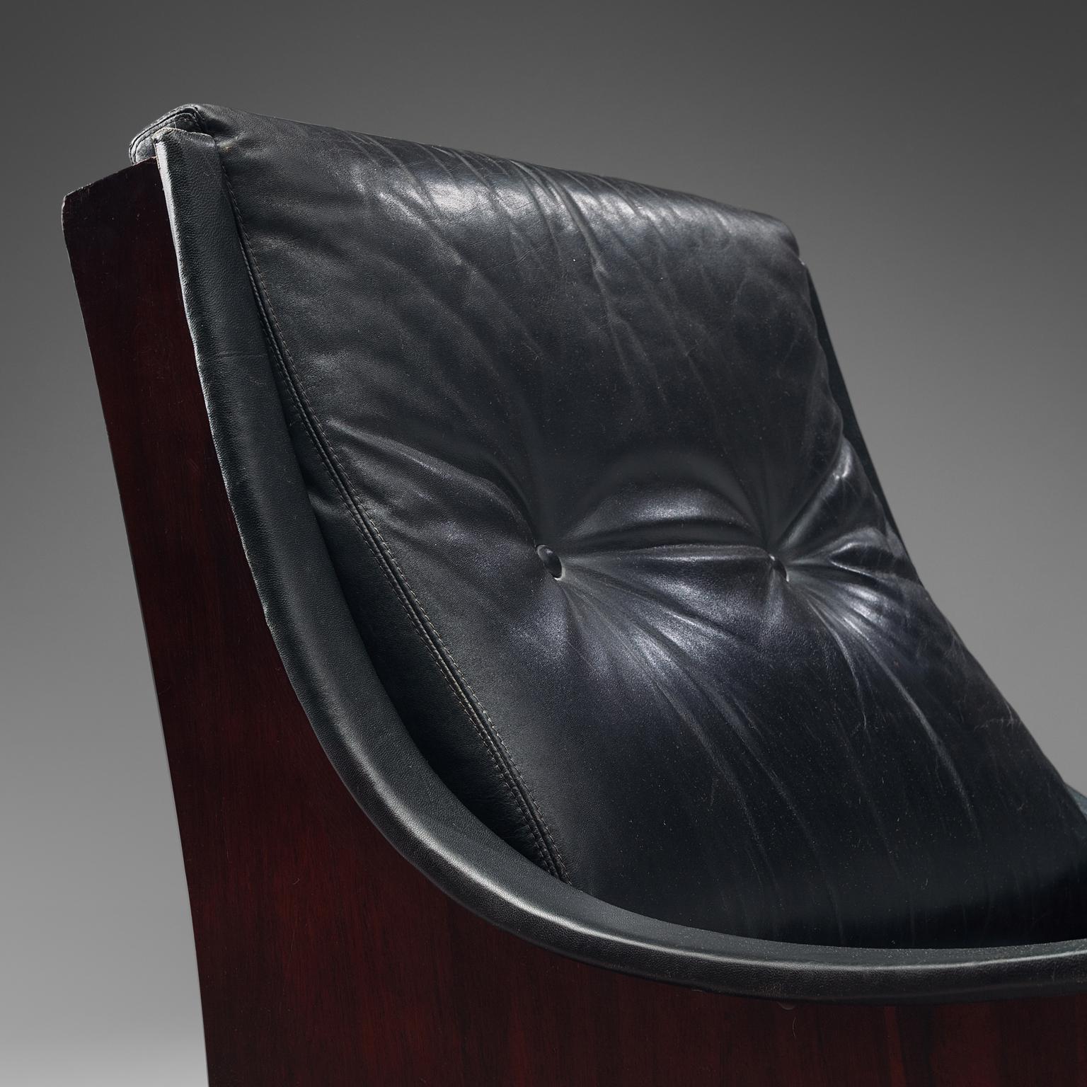 Carlo de Carli for Sormani Pair of 'PIPA' Lounge Chairs in Leather For ...