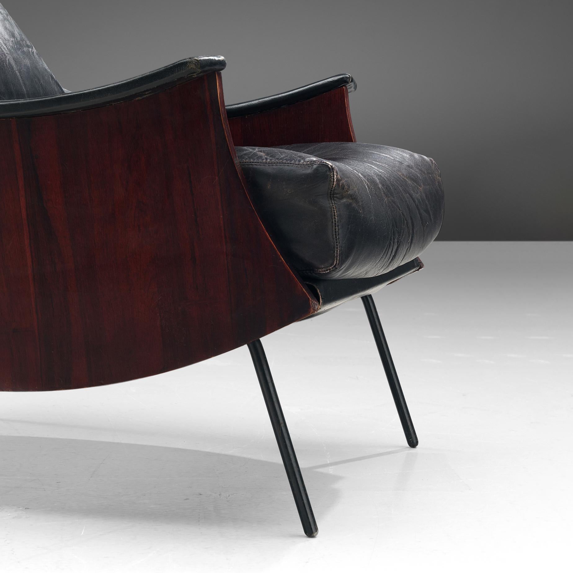 Carlo de Carli for Sormani Pair of 'PIPA' Lounge Chairs in Leather For ...
