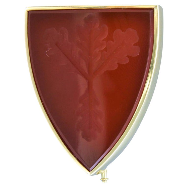 Carnelian Intaglio Family Crest Brooch For Sale at 1stDibs