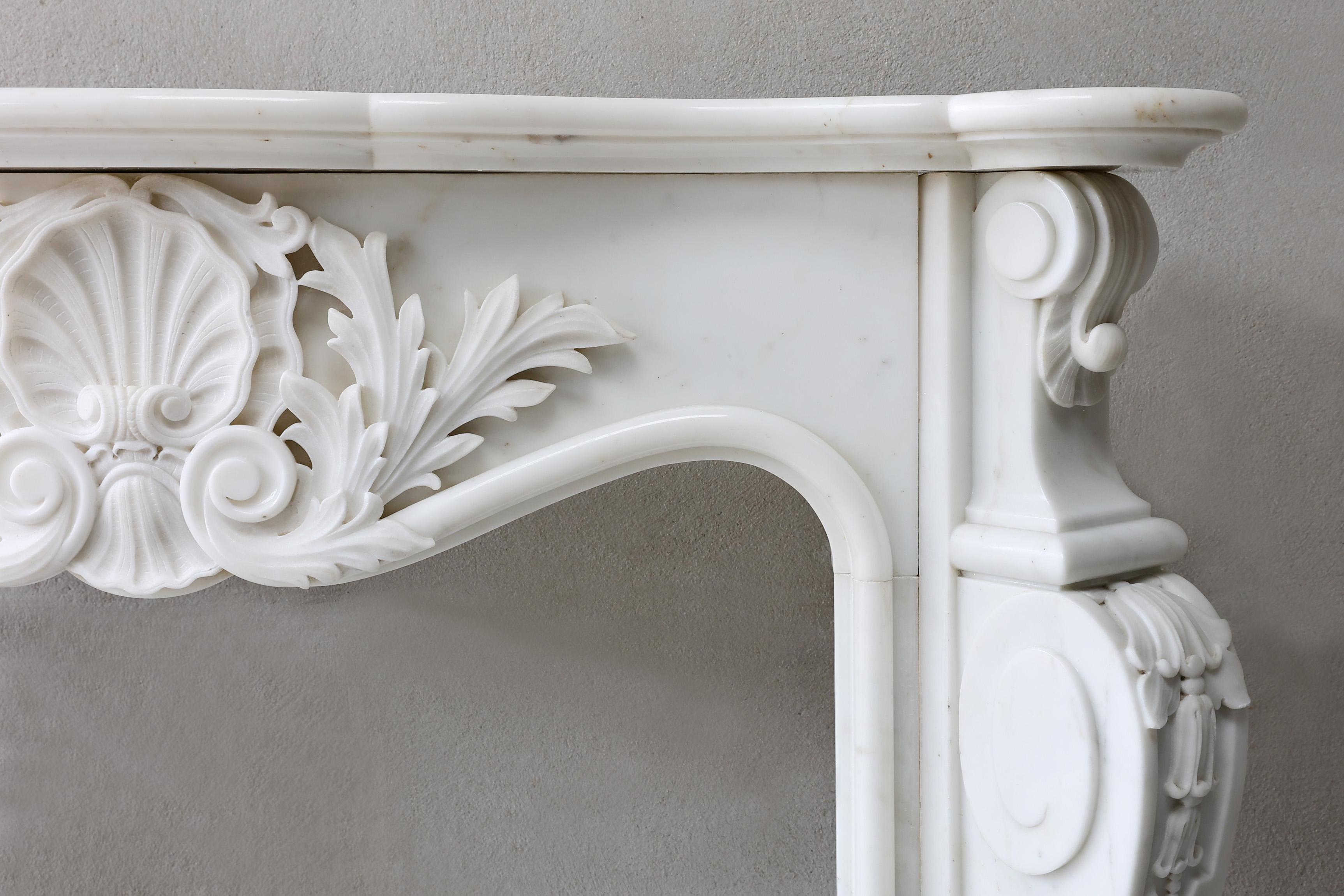 Carrara Marble Fireplace in the Style of Louis XV from the 20th Century ...