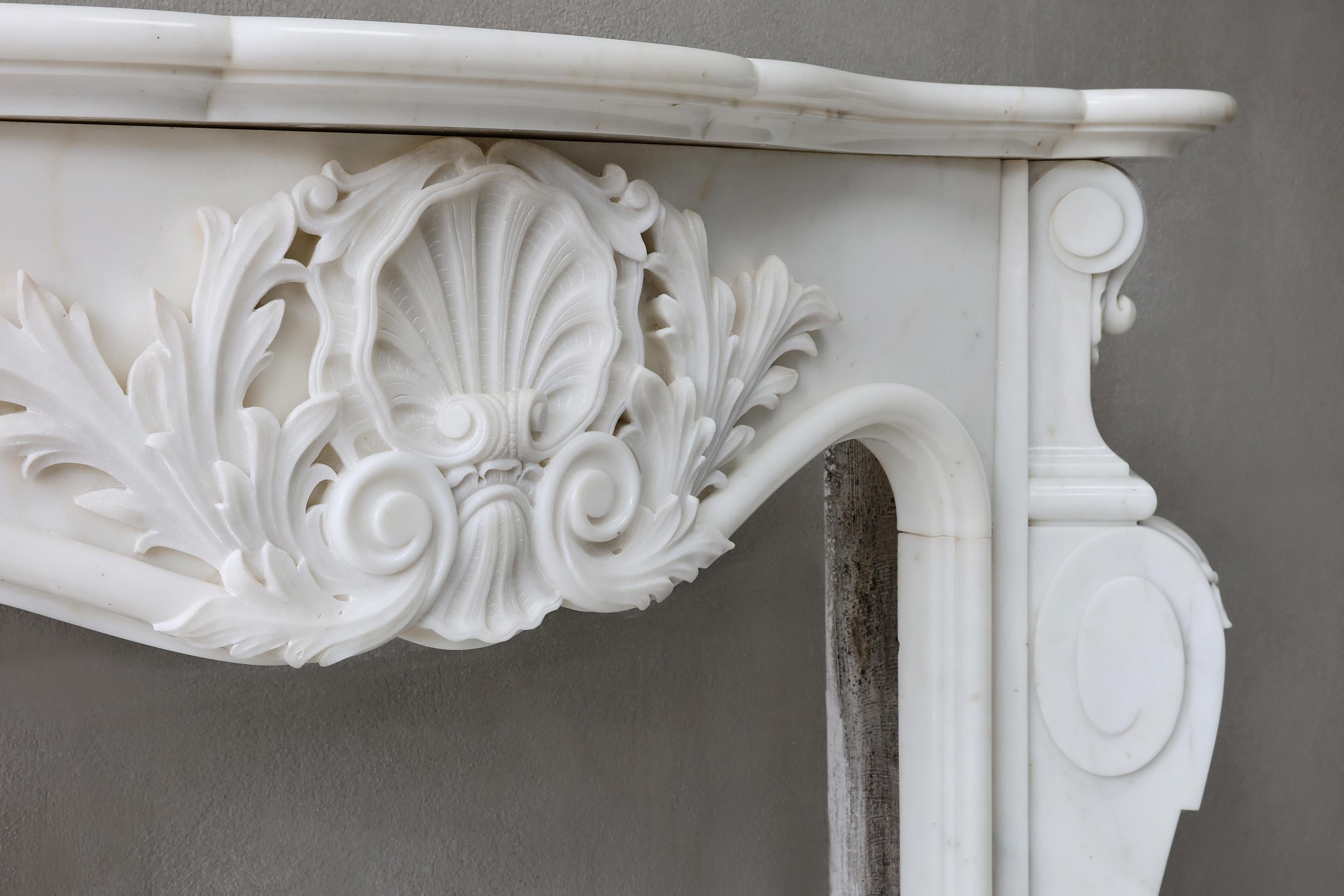 Carrara Marble Fireplace in the Style of Louis XV from the 20th Century ...