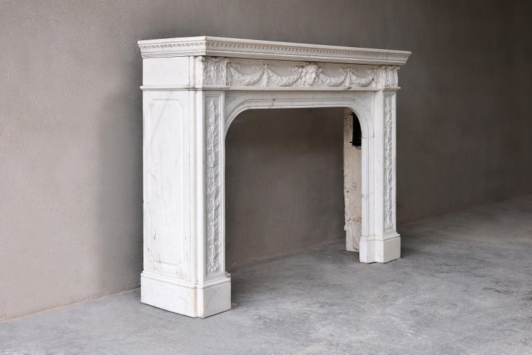 Kaminsims aus Carrara-Marmor im Stil des englischen Regency des 19 ...